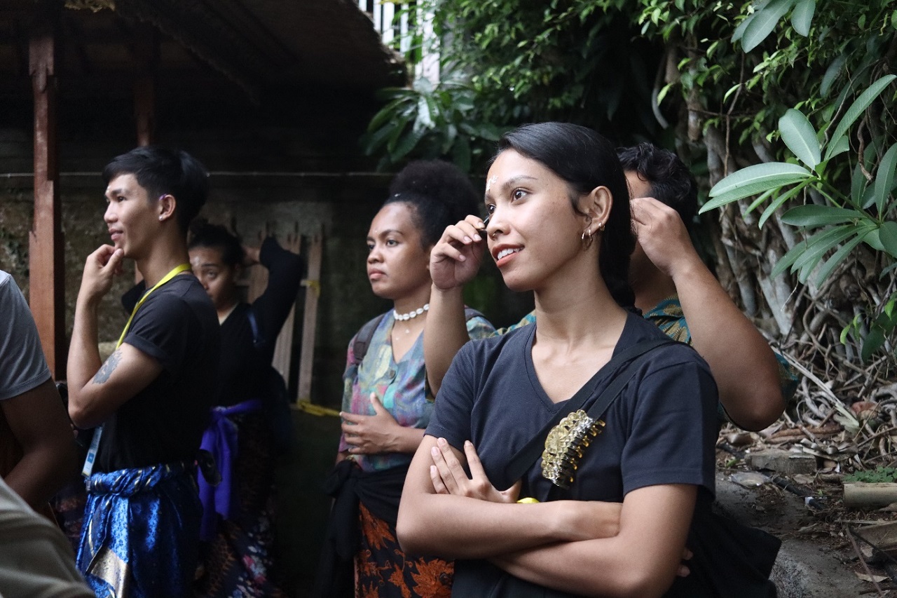 Proses Kreatif Mekratingrum Hapsari: “Karya yang Jujur Adalah Karya ...