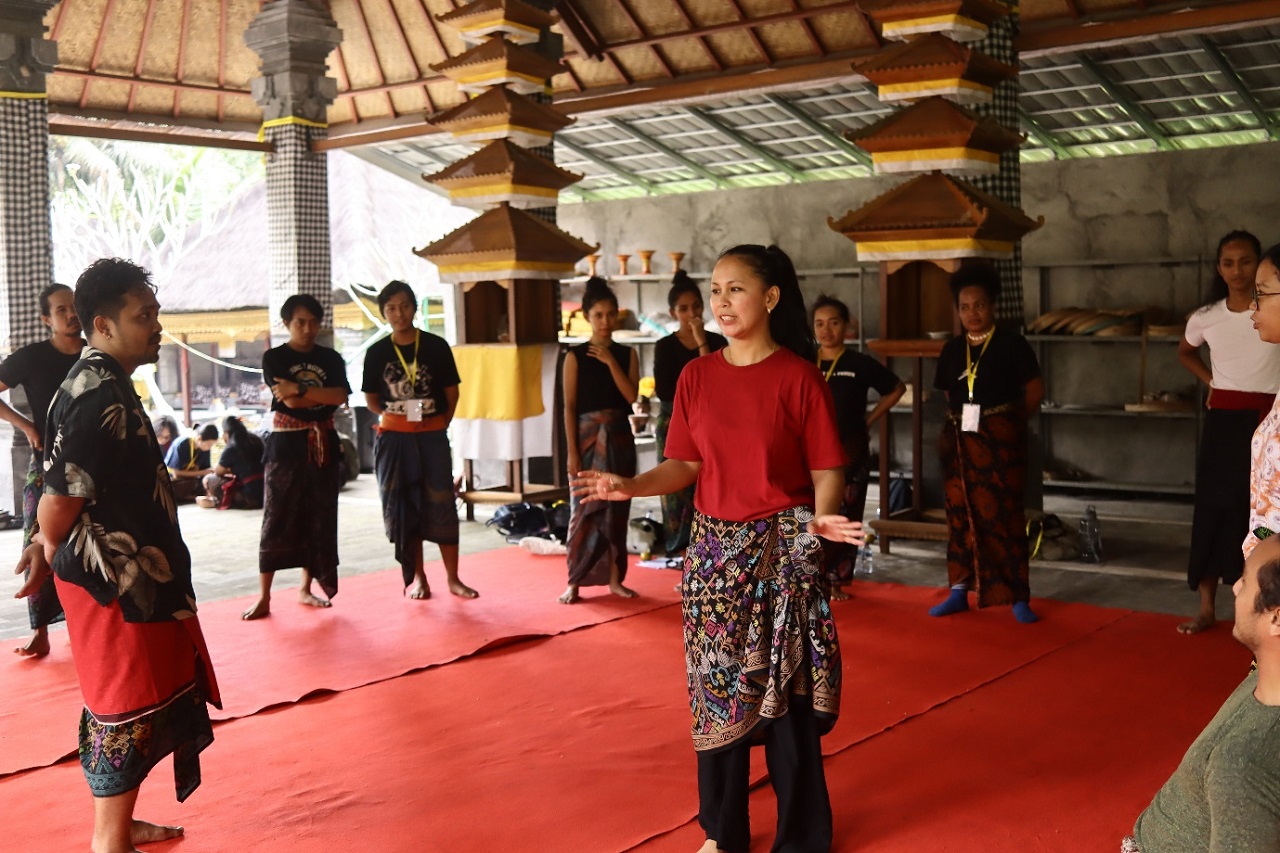 Menatap Batas Bersama Ayu Permatasari – tatkala.co